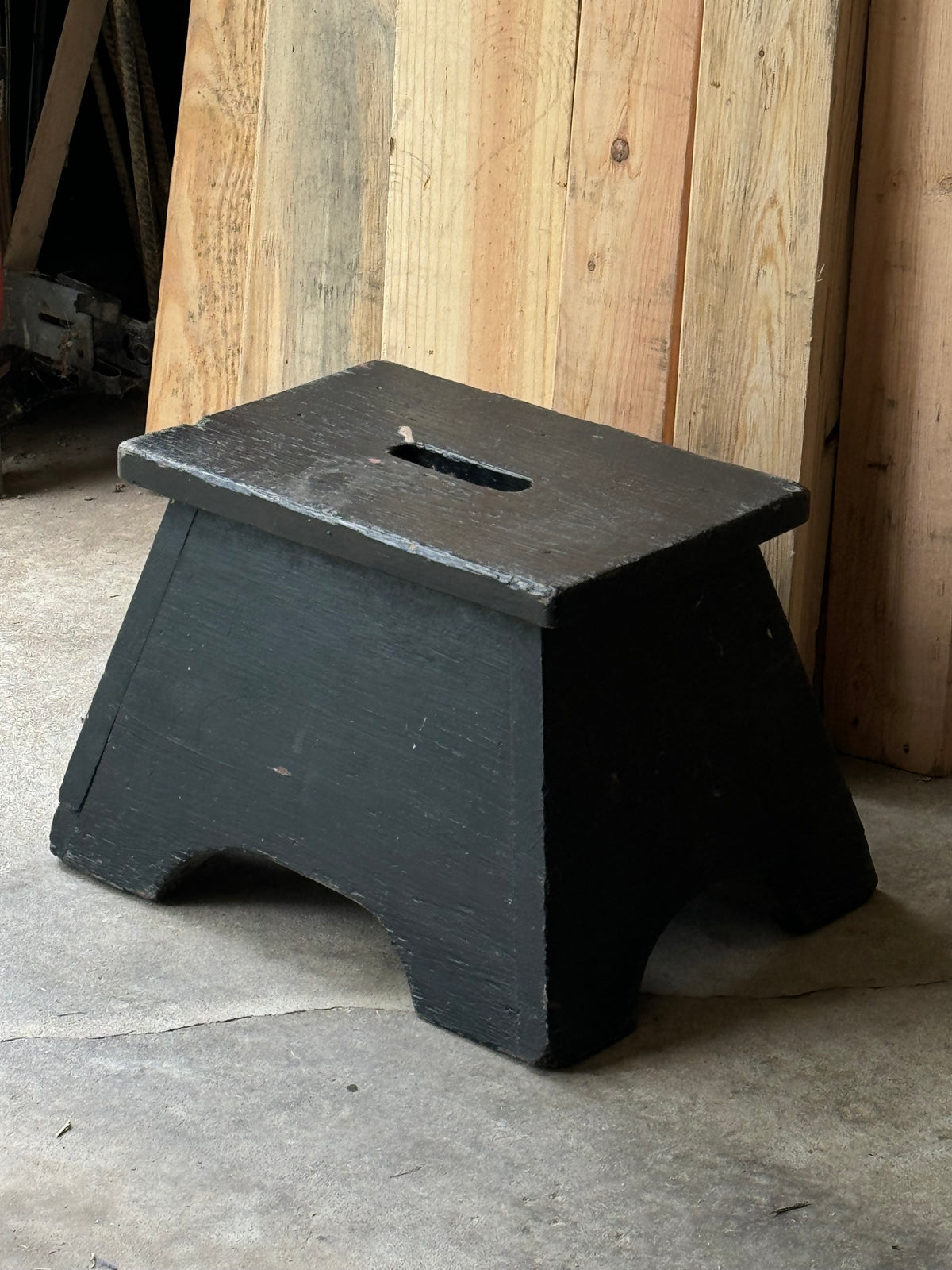 ANTIQUE PAINTED STEP STOOL – Carpenter.Studio