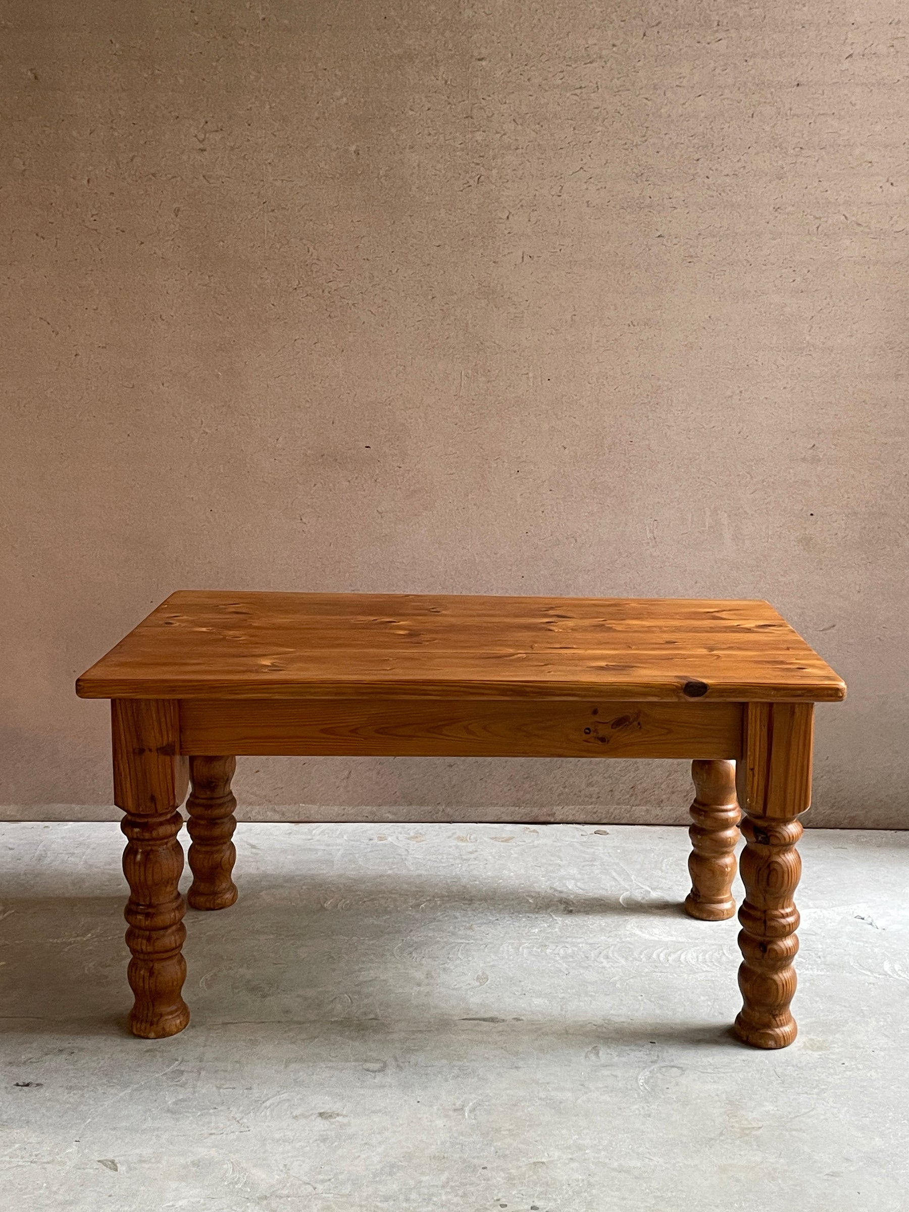 TABLES – Carpenter.Studio